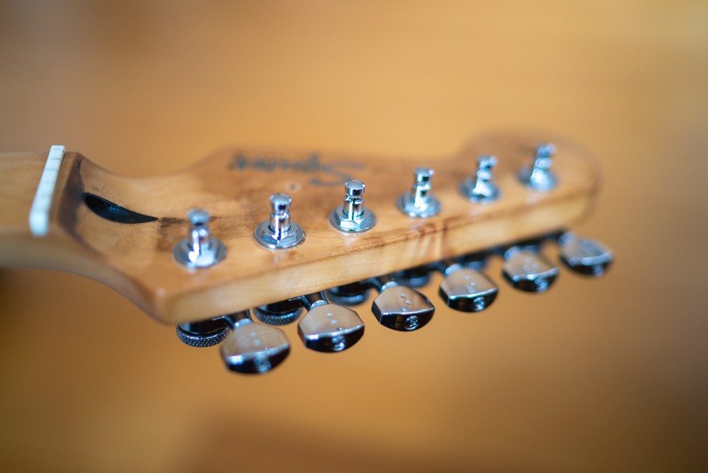 Left-Handed 1997 Vintage Blonde Fender Squier Pro Tone Stratocaster ...