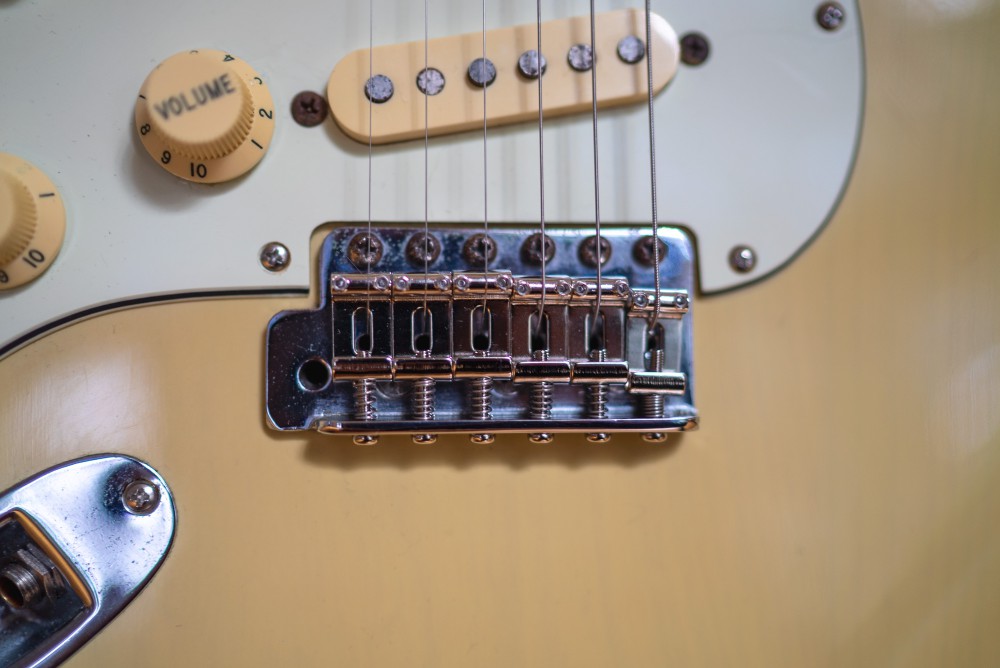 Left-Handed 1997 Vintage Blonde Fender Squier Pro Tone Stratocaster ...